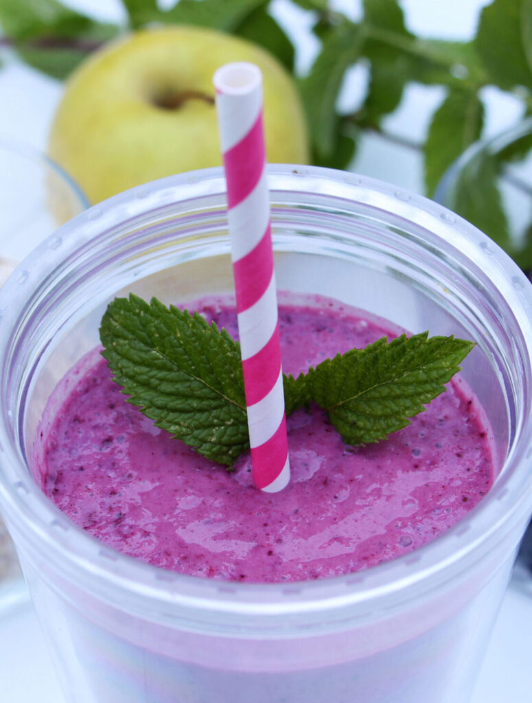 Petit-déjeuner à emporter – Smoothie aux fruits rouges - LBHL Diététique